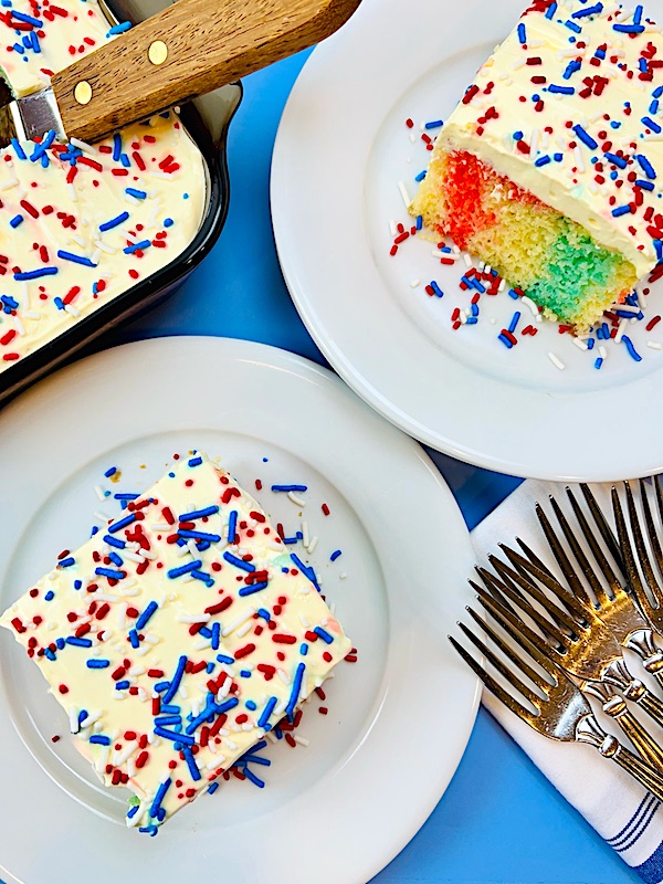 Boozy Red, White, and Blue Jello Shot Poke Cake - La Faguette
